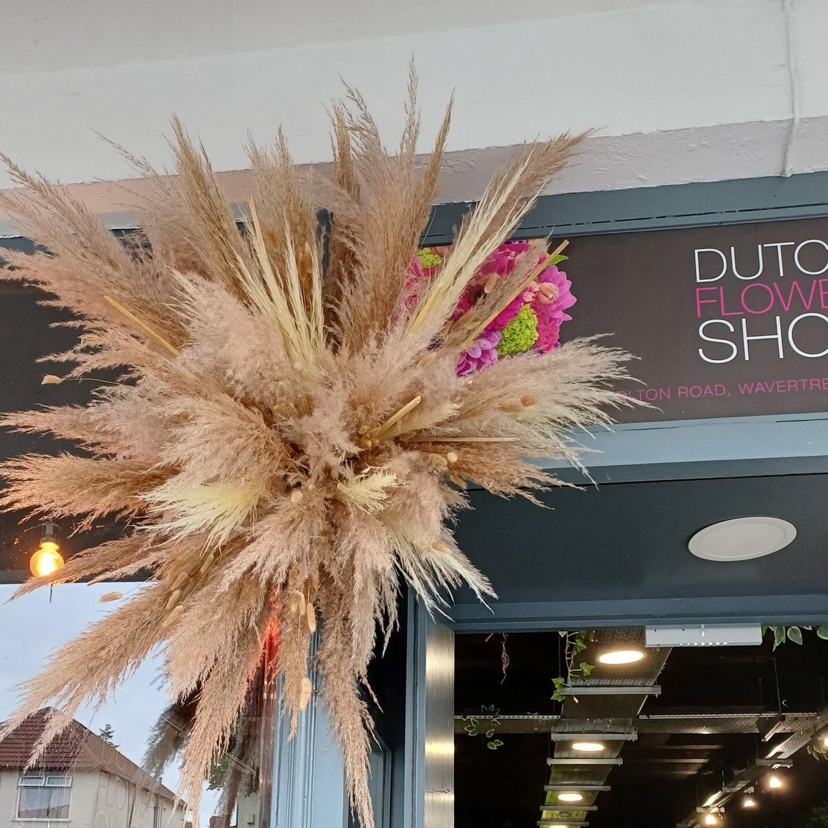 Show case - Dried arrangement – Dutch Flower Shop